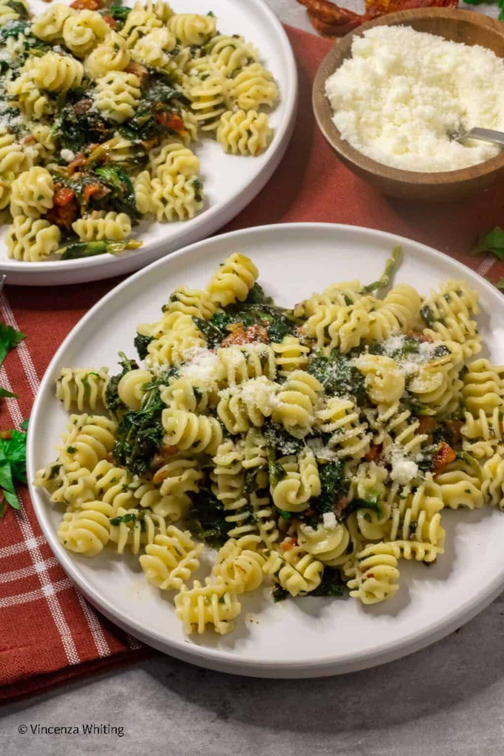 Radiatori Pasta with Spinach and Sun-Dried Tomatoes
